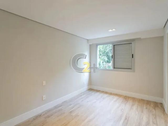 Apartamento à venda no Campo Belo com 3 suites e 3 vagas