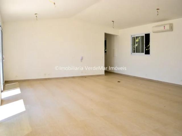 Apartamento À VENDA no condomínio Península na praia da Enseada