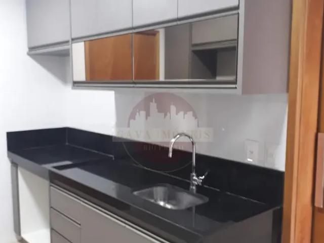 Apartamento à Venda no Condomínio Village Santa Cruz, com 3 dormitórios