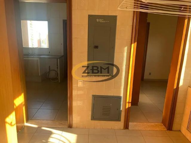 Apartamento à venda no Edf Embaixador, 04 quartos 02 suítes, Sacada, 04 vagas de garagem, 240,76