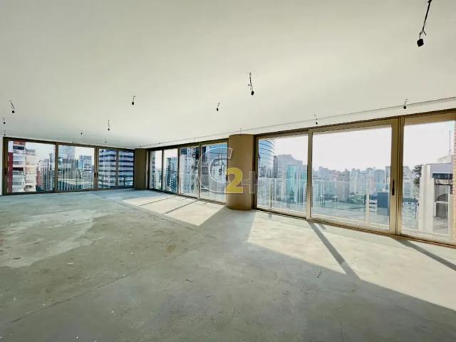 Apartamento á venda no Itaim Bibi, 4 suítes e 4 vagas