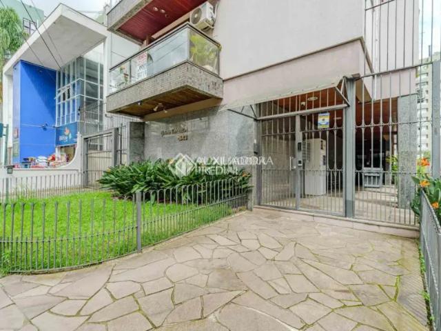 Apartamento à venda no bairro Menino Deus com 120m² e 3 dormitórios/quartos disponíveis