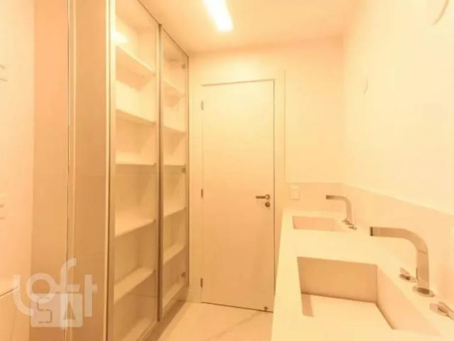 Apartamento à venda possui 149 m², com 3 quartos em Centro Histórico Porto Alegre RS