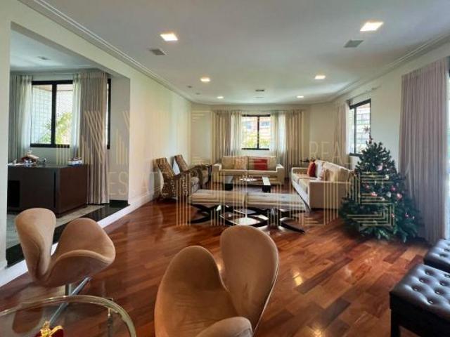 APARTAMENTO VENDA/LOCAÇÃO EM MOEMA 4 QUARTOS