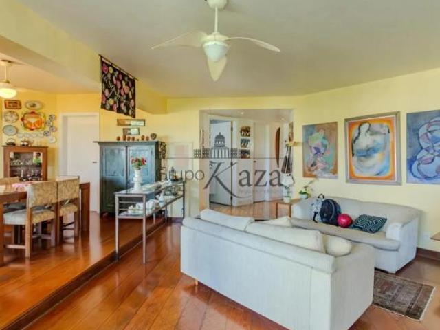 Apartamento Vila Madalena 4 Dormitórios 187m²