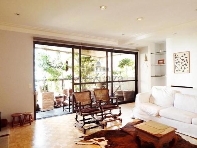 Apartamento Vila Nova Conceição 3 Dormitórios 154m²