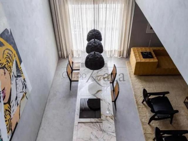 Apartamento Vila Nova Conceição 1 Suíte 138m²