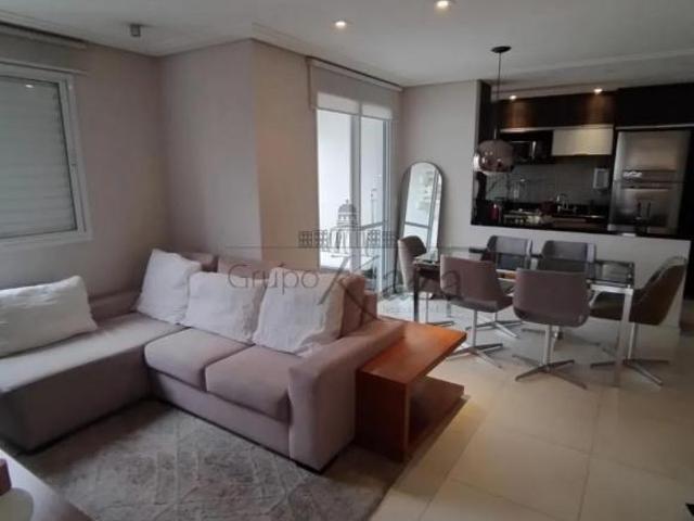 Apartamento Vila Nova Conceição 2 Dormitórios 72m²