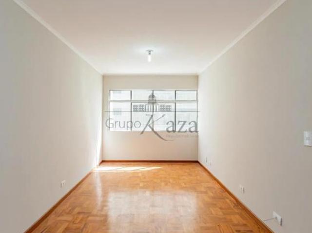 Apartamento Vila Nova Conceição 2 Dormitórios 86m²