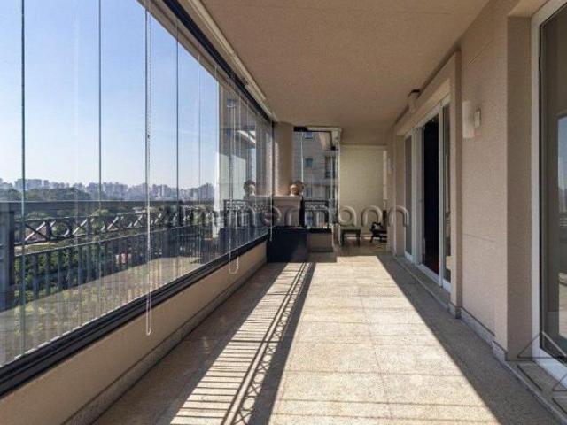 APARTAMENTO VILA NOVA CONCEIÇÃO 4 DORMITORIOS 5 VAGAS