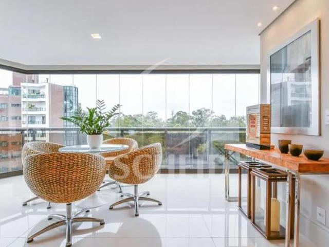 Apartamento Vila Nova Conceição com 3 suítes, 274m²