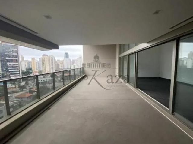 Apartamento Vila Olímpia 4 Dormitórios 343m²