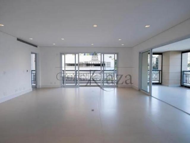 Apartamento Vila Olímpia 4 Suítes 456m²