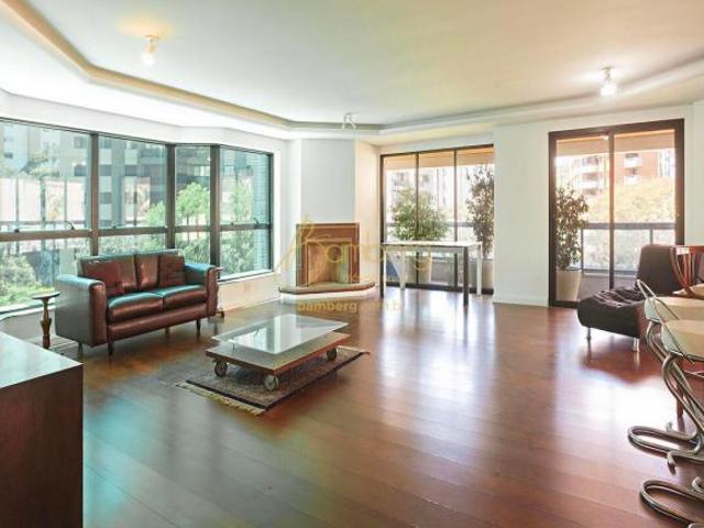 Apartamento Vila Andrade 300 m², 4 quartos e 4 vagas. Lazer completo!