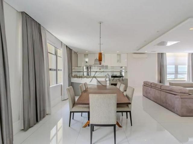 Apartamento Vila Buarque 3 Dormitórios 275m²