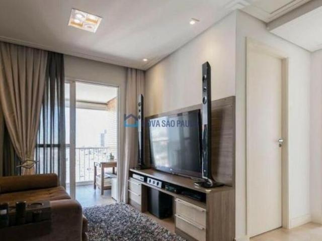Apartamento Vila Gumercindo. 2 Dormitórios. 1 vaga. 61m²