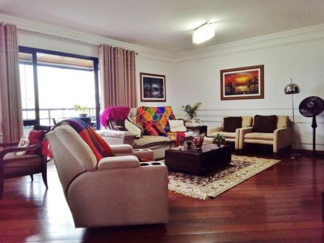 Apartamento Vila Suzana, 4 quartos, 2 suítes, 3 vagas