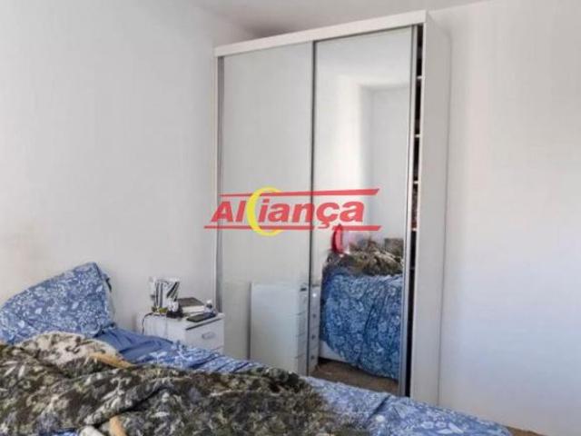 apartamento vila São João, lindo com piso em porcelanato, com armários planejados
