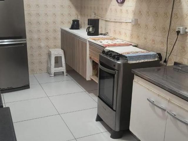 Apartamento, Vila Tupi 2 dorm com suite 190 metros da praia R$340 mil