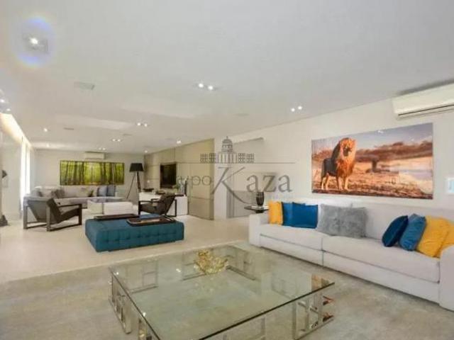 Apartamento Vila Uberabinha 4 Dormitórios 335m²
