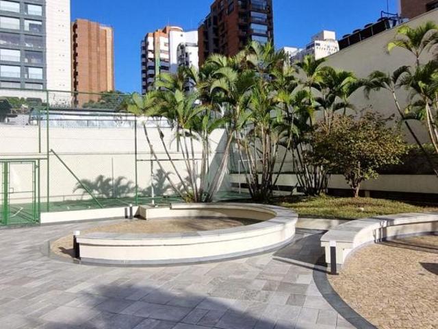 Apartamento Vila Uberabinha para venda/locação em 312,14 m² 3 suítes 4 vagas!