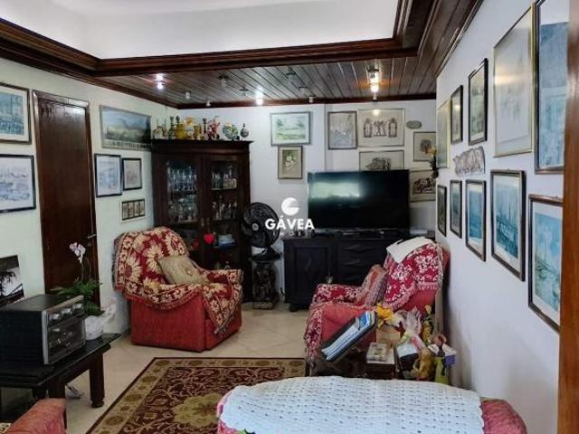 Apartamento vista mar 3 suítes com piscina