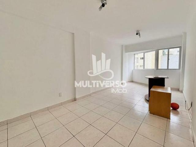 Apartamento vista mar 2 dormitórios + dependência completa na Aparecida em Santos frente praia