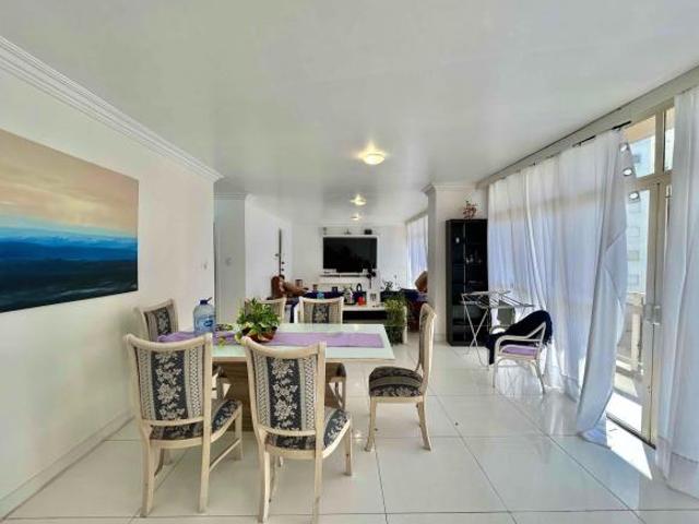 Apartamento Vista Mar à Venda na Pitangueiras no Guarujá | QVista Inteligênci.