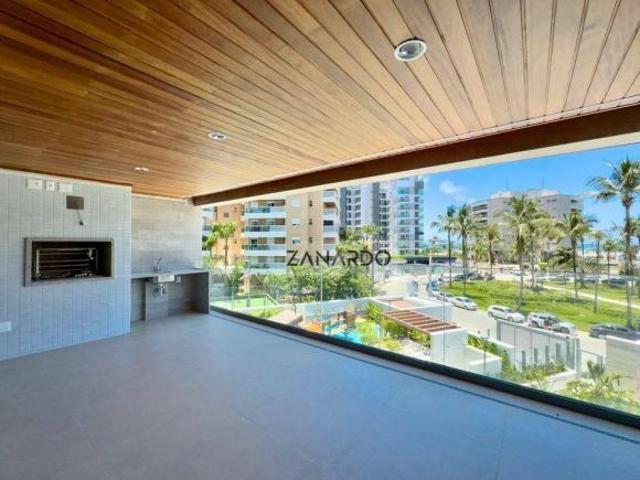 Apartamento vista mar e pé na grama em Riviera de São Lourenço