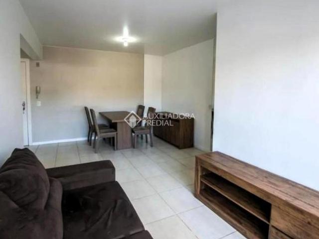 apartamento Weekend, composto 02 dormitórios, sala de estar/jantar, banheiro social