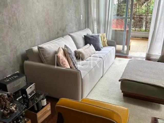 Apartamento Zarvos duplex reformado e mobiliado para venda e locação com 86.0 m² e uma varanda super