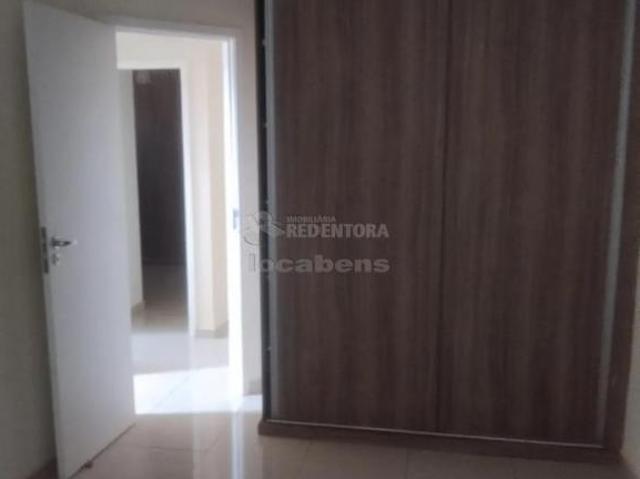 Apartamento Zona Sul para venda e locação com 02 quartos, sendo 01 suíte, armários planejados e 01 v
