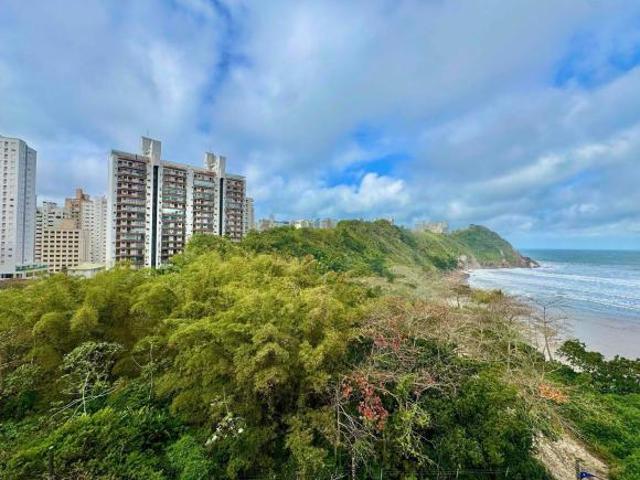 Apartamento à Beira Mar 2 dormitórios 1 suíte à Venda no Tombo no Guarujá | Q.