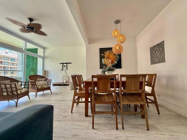 Apartamento a Beira Mar 3 quartos, 1 suite, 2 vagas, reformado, à venda, P.