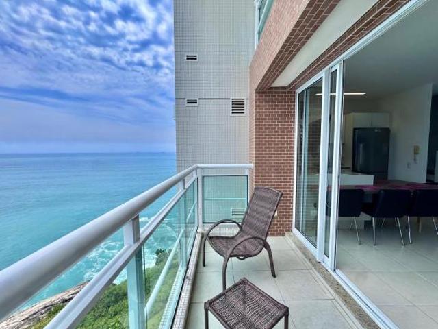 Apartamento à Beira Mar à Venda na Enseada no Guarujá | Qvista inteligência i.