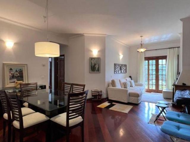 Apartamento a poucos metros do centrinho em Campos do Jordão, área de lazer completa