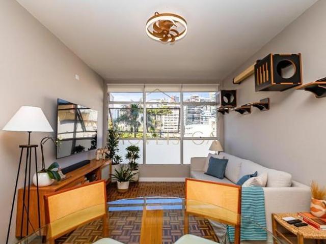 Apartamento a poucos metros do Shopping Pátio Batel