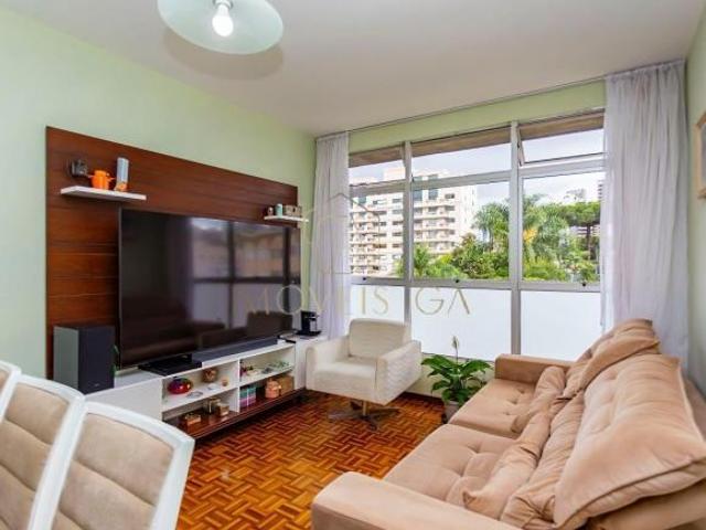Apartamento a poucos metros do Shopping Pátio Batel