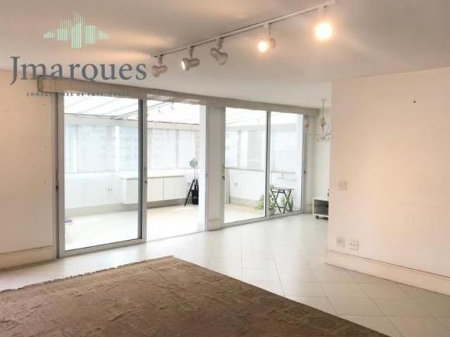 Apartamento a poucos metros da Faria Lima, ao lado do clube Pinheiros
