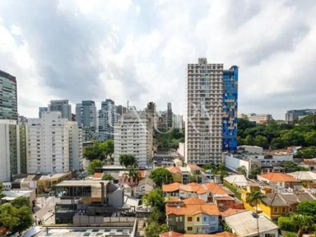 Apartamento a poucos metros da Rua Oscar Freire,com 234.0 m², 3 amplas suítes, à venda no bairro Ja