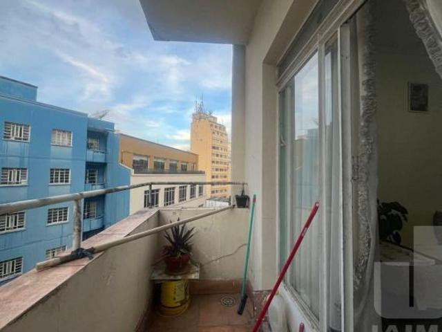 Apartamento a poucos minutos do Metrô Santa Cecília. com 80 m2 bem distribuídos, 02 dormitórios