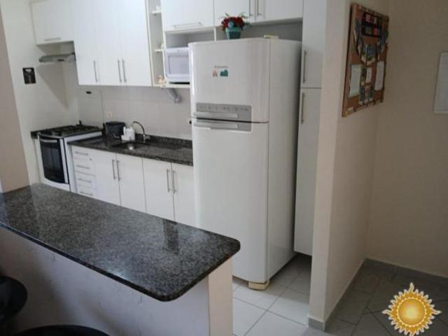 Apartamento a três quadras da Praia do Itagua, muito bem localizado, com 2 quartos sendo um suíte