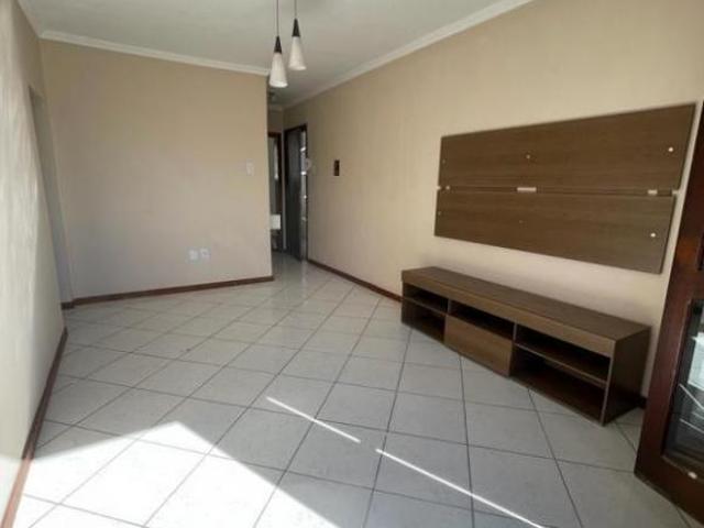 Apartamento a uma quadra da praia