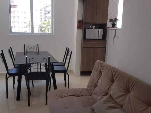 Apartamento a uma quadra da praia