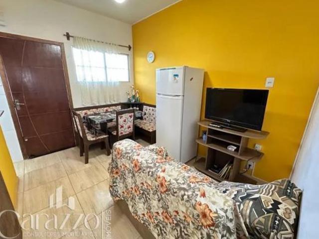 Apartamento à uma quadra da praia