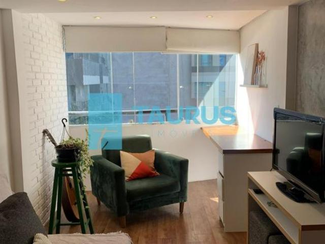 Apartamento à venda, mobiliado, 2 quartos, 2 vagas, 60 m², em Moema, São Paulo