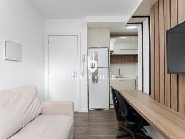 Apartamento à venda, mobiliado, com vaga no Centro