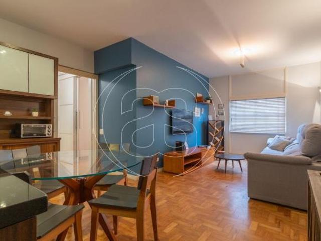 Apartamento à venda mobiliado no Itaim Bibi com 81m², 2 quartos sendo 1 suíte e 2 banheiros