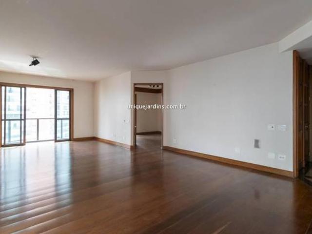 Apartamento à venda Moema São Paulo
