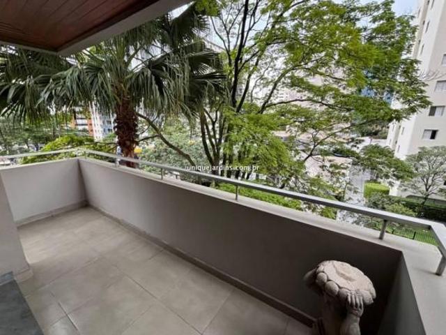 Apartamento à venda Moema São Paulo